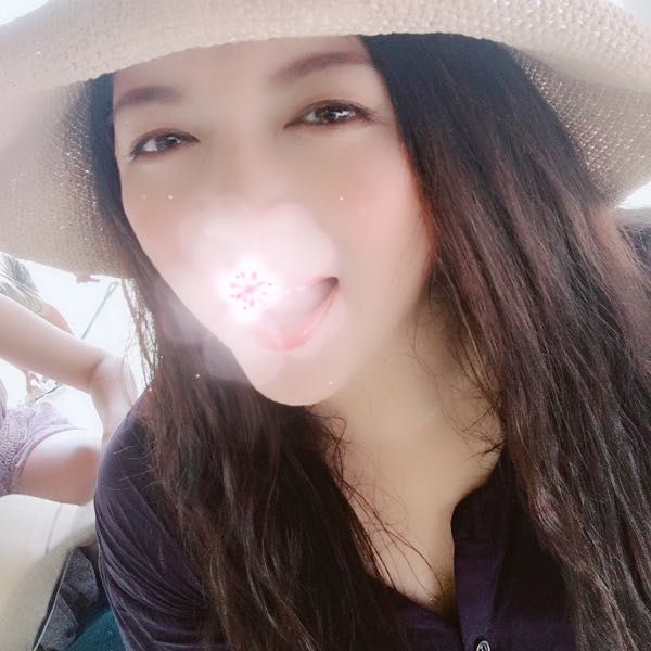 浪Live上的🌸朵拉💍DoRa🌸: 來看我的你... 你也願意追蹤我嗎？ ️💖
