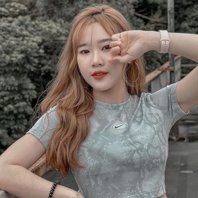 浪Live上的浪表特: @5492043 太仙了，整個人閃閃發亮