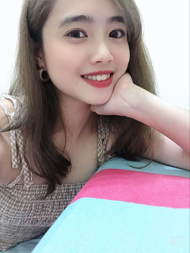 浪Live上的野蠻女友安娜娜娜💃: 週六下午 首次直播見～🥰 （maybe五